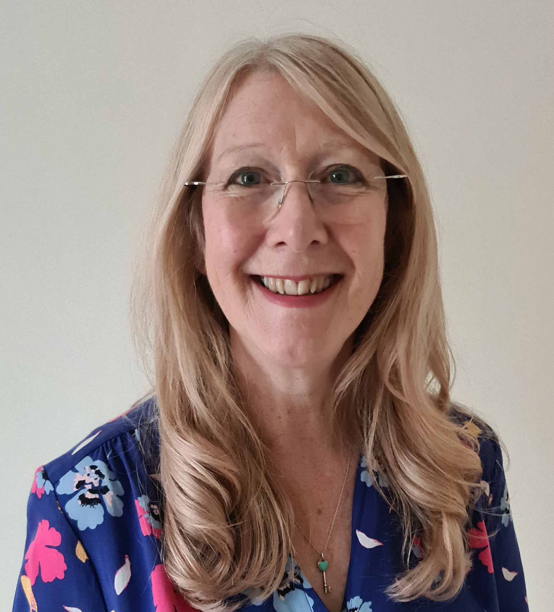 Professional hypnotherapist helping you through life’s difficulties FAST